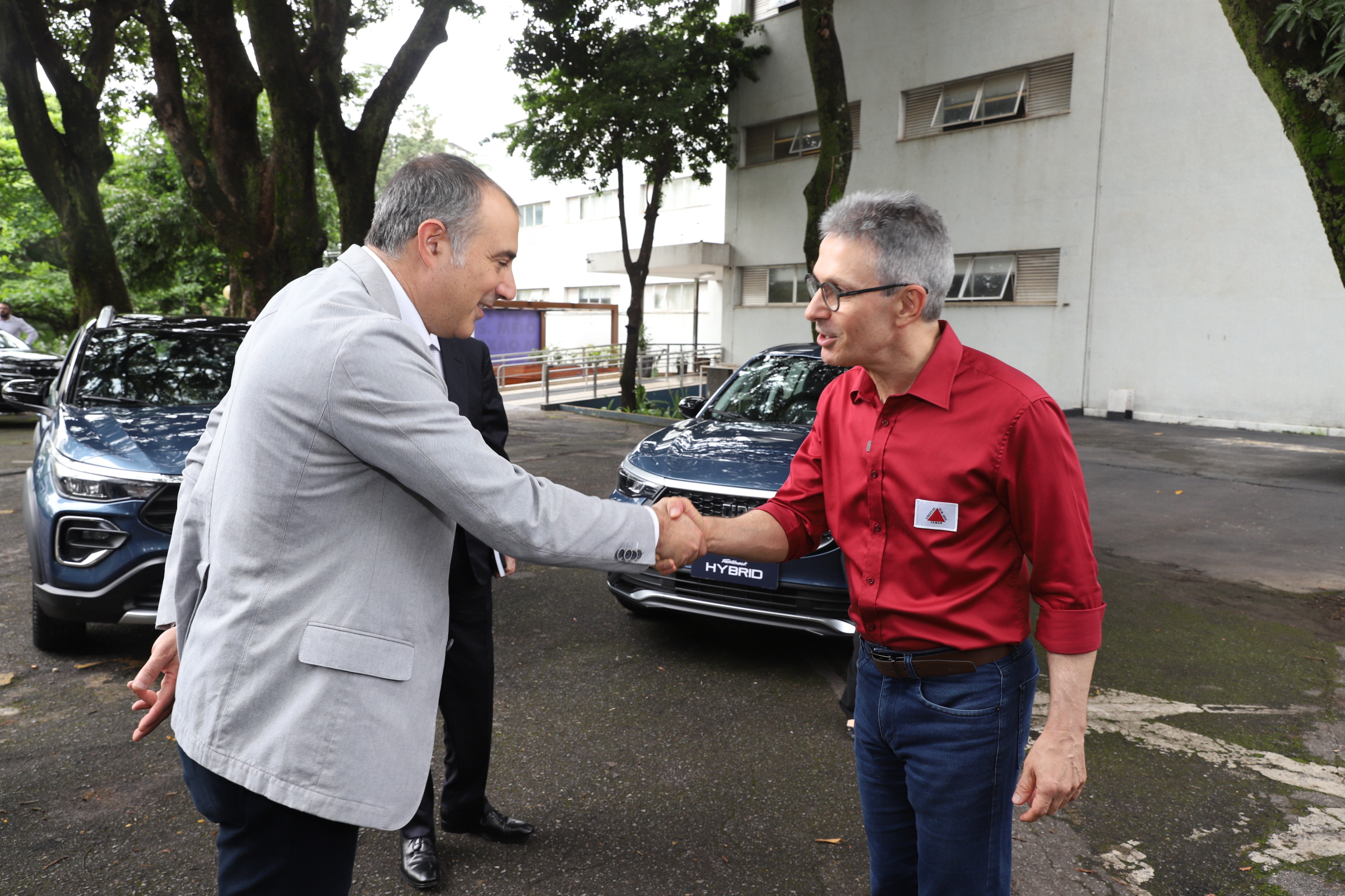 Agência Minas Gerais | Grupo Stellantis apresenta modelos híbridos-flex ...